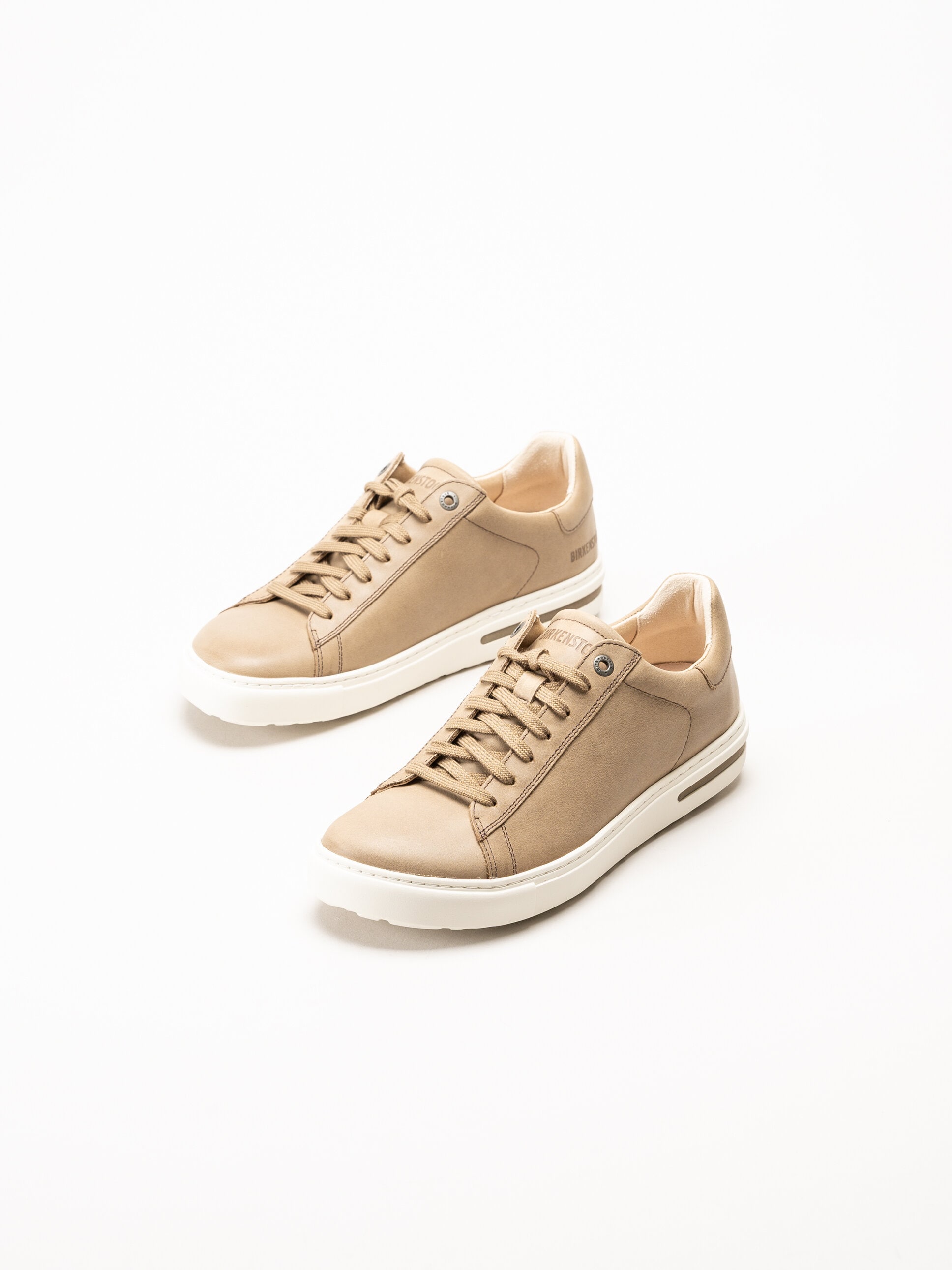 Köp Birkenstock - Bend Low - Beige sneakers i skinn Bend Low | SKOMAN