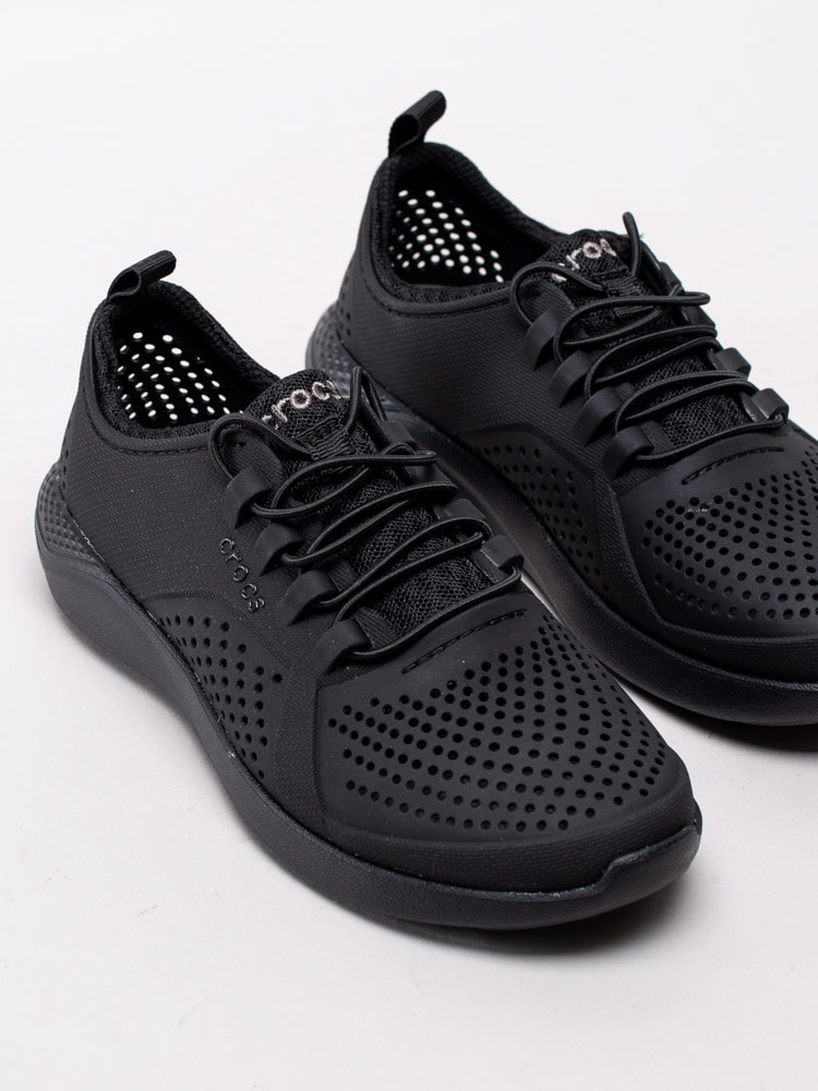 Köp Crocs - LiteRide Pacer Kids - Svarta lätta och luftiga sportskor ...